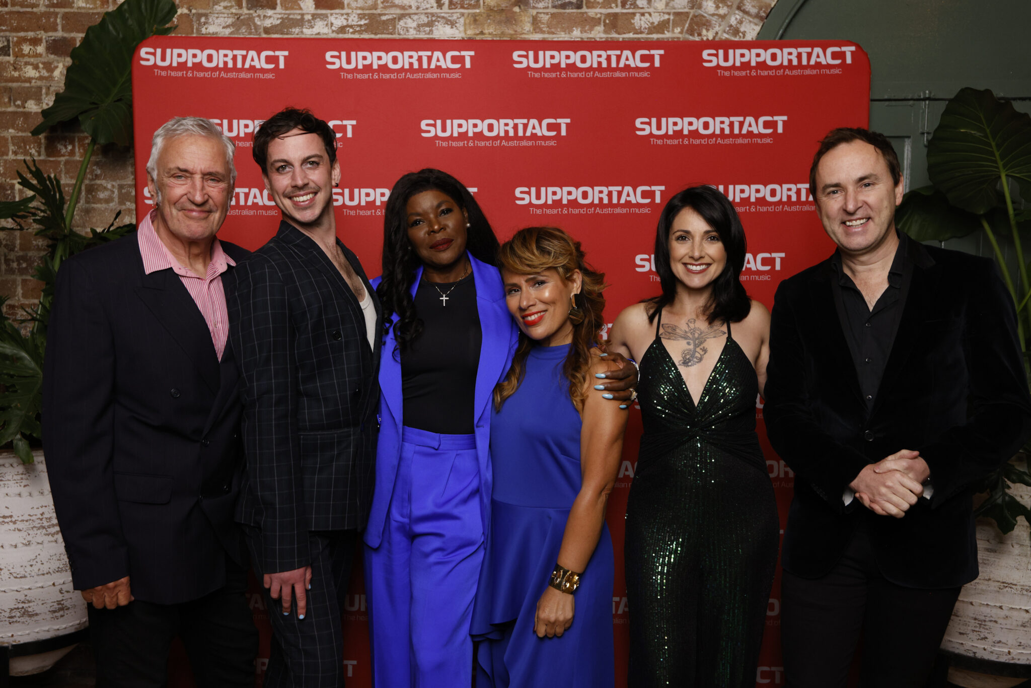 Marcia Hines AM presented with Support Act Excellence in the Community ...